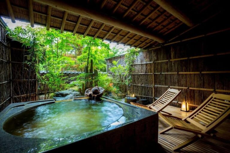 Rental hot spring baths for private use | Feature | SELECTED ONSEN ...